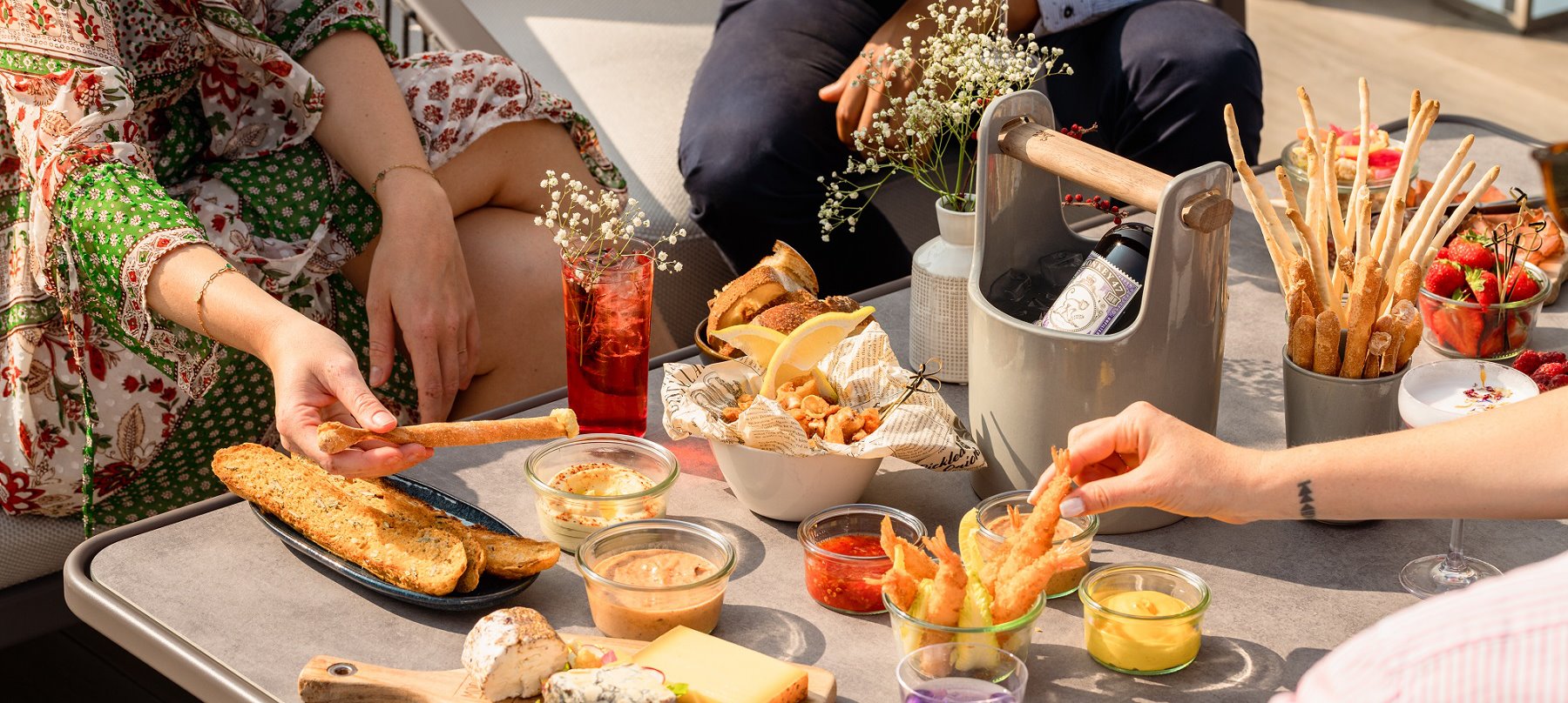 Rooftop Bar Geneva – Suite 1201